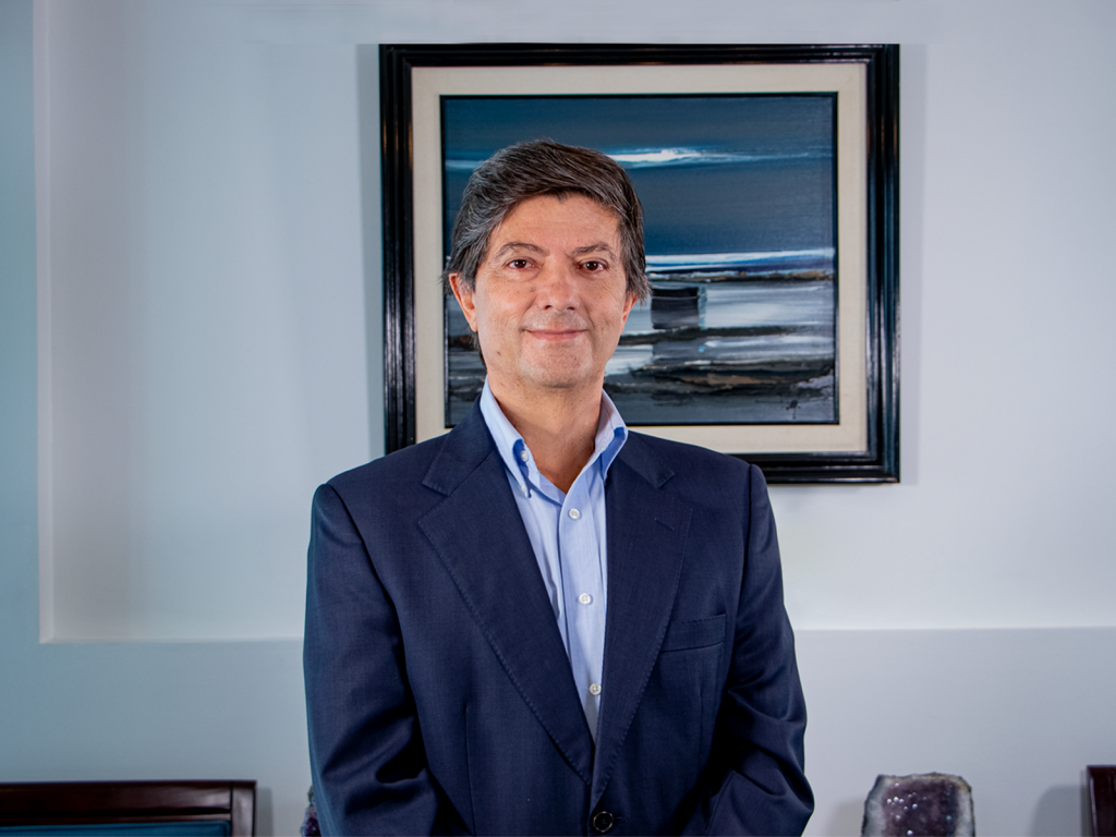 Eduardo Andere lanzará nuevo libro bajo el sello de IEXE Editorial ...