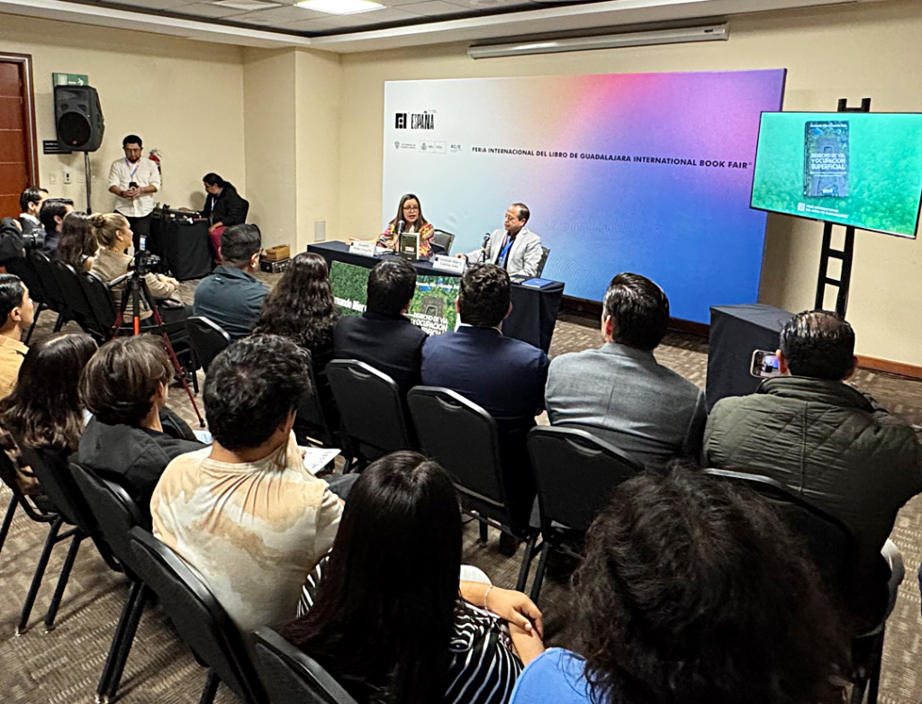 Presentación del libro "Derecho de Vía y Ocupación Superficial" en la ...